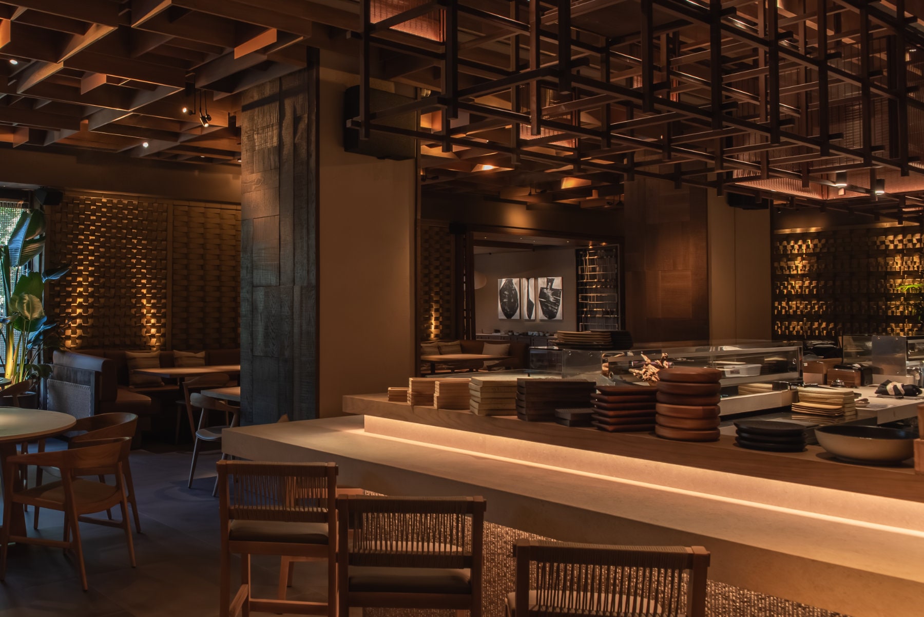 Proyecto de iluminación en restaurante Osaka Nikkei | Light & Studio